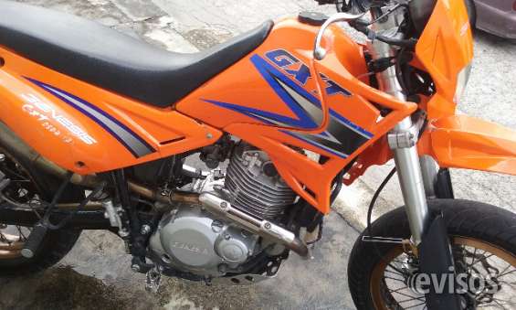 Vendo la super moto gxt genesis motor zuzuki 250 en buenas condisiones ...
